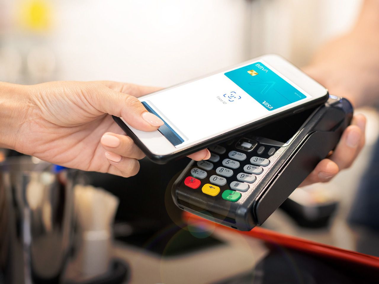 BBVA permitirá a los negocios utilizar el móvil como TPV para cobros ...