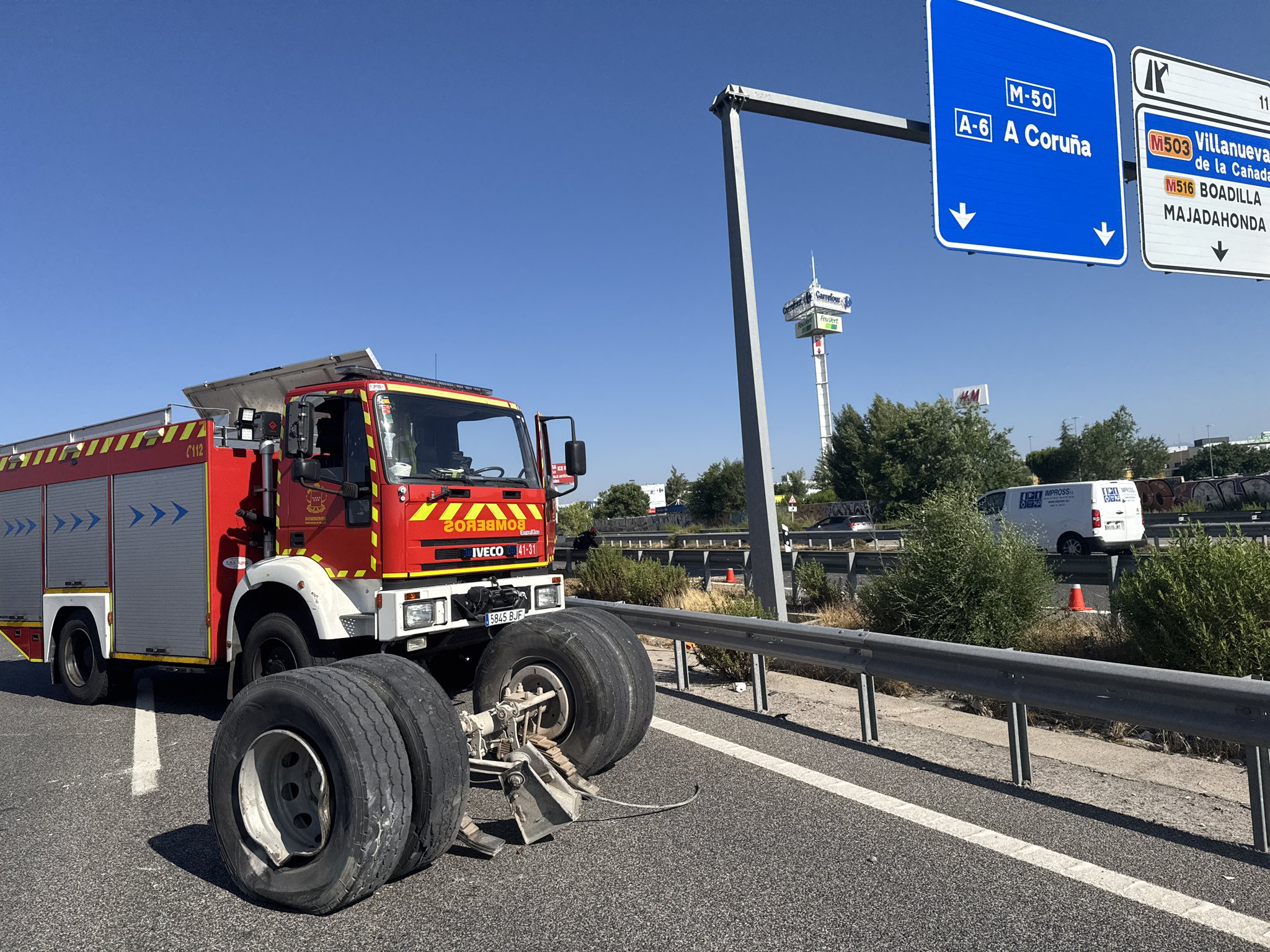 Accidente en la M-503: Hombre de 67 años herido tras volcar su camión ...